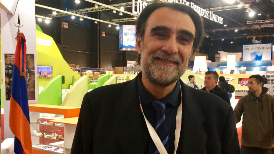 Oche Califa: Feria del libro infantil - DATA Legislativa